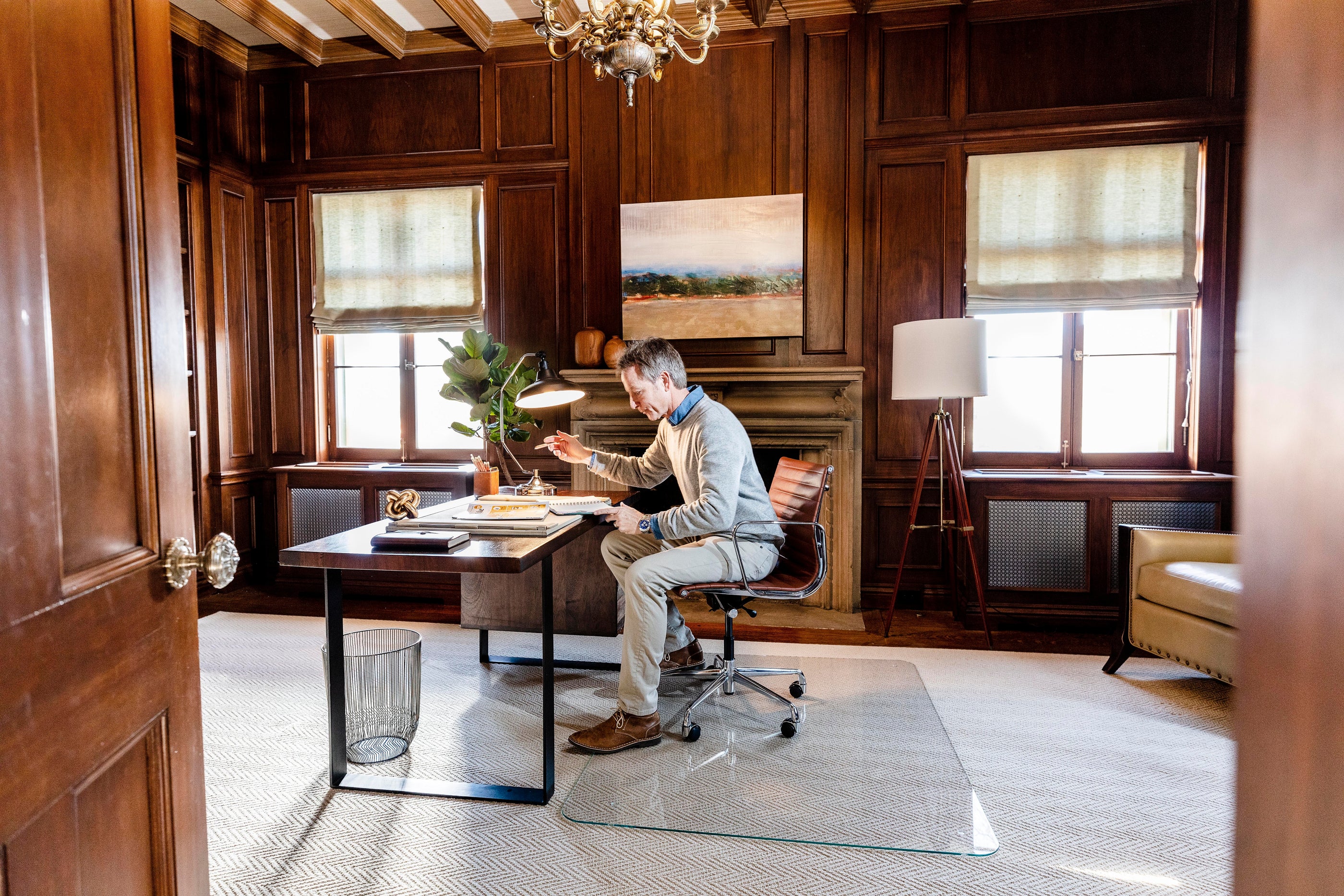 Vitrazza Glass Chair Mats vs Plastic: Which One to Choose? | Vitrazza